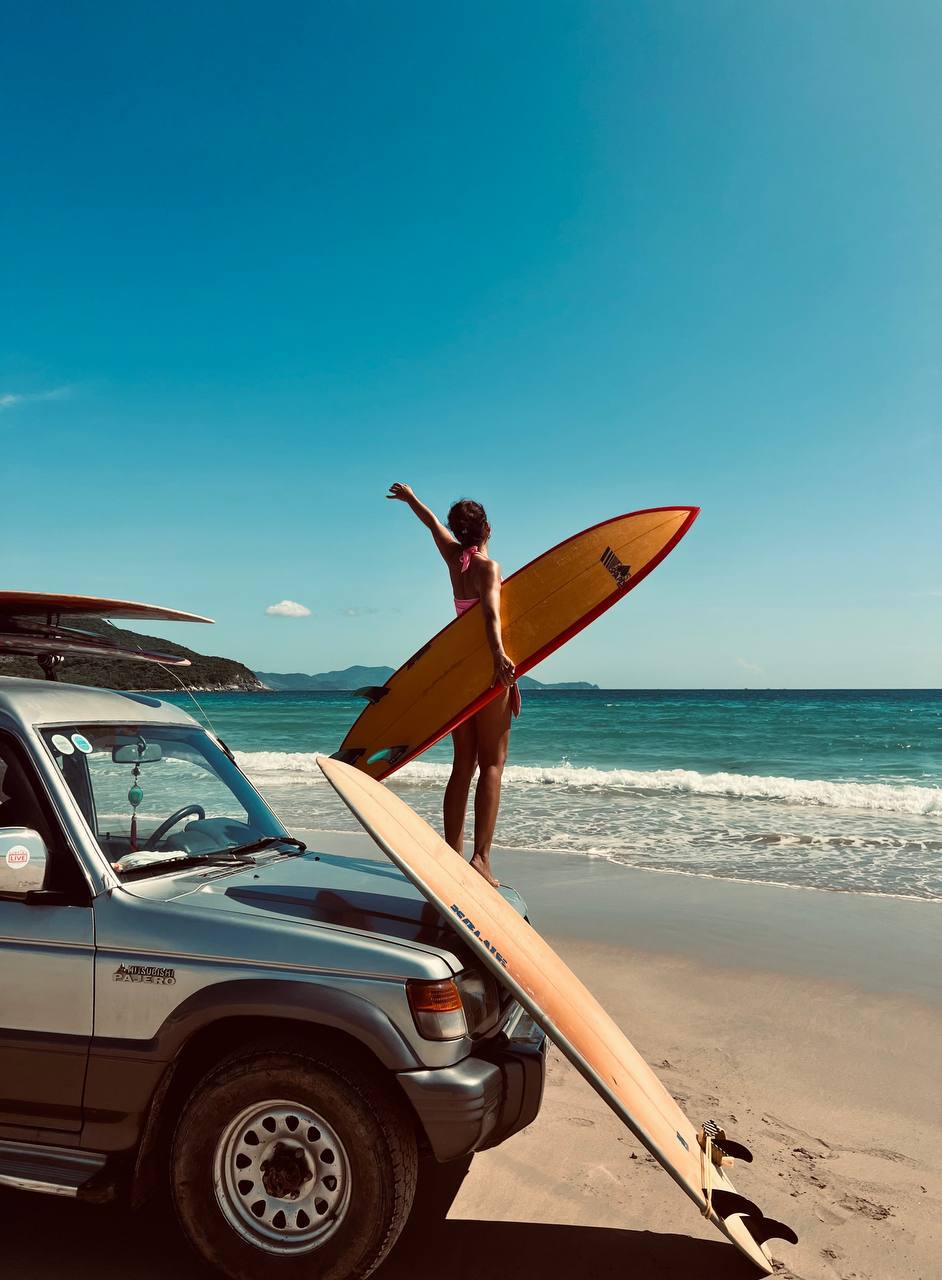 芽庄冲浪课程：中文教练（波浪季节）